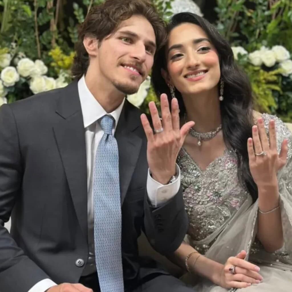 Saleem Sheikh's Daughter Selena Sheikh's Engagement Pictures | Reviewit.pk