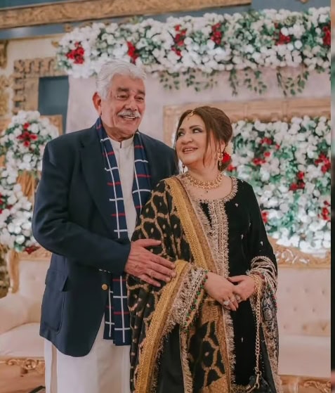 Asad Siddiqui Opens On Being Married in to Pure Punjabi Lahori Family ...