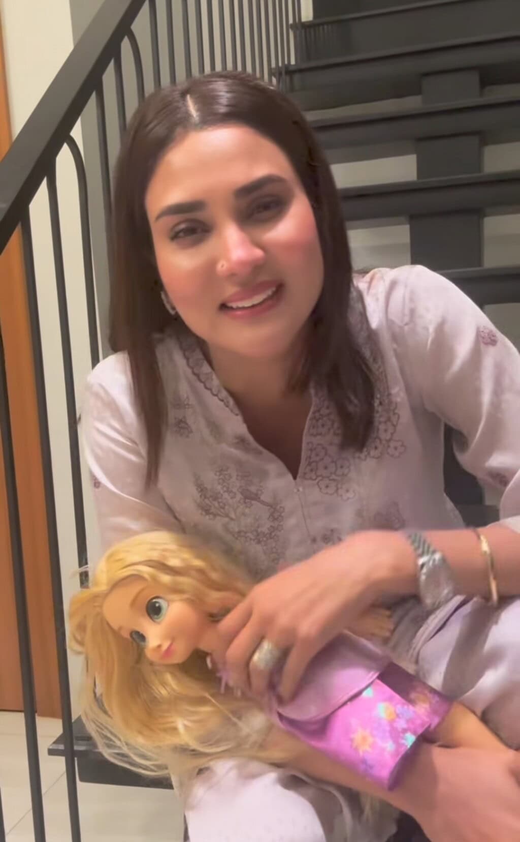 Fiza Ali Defends Her Criticism of Celebrities | Reviewit.pk