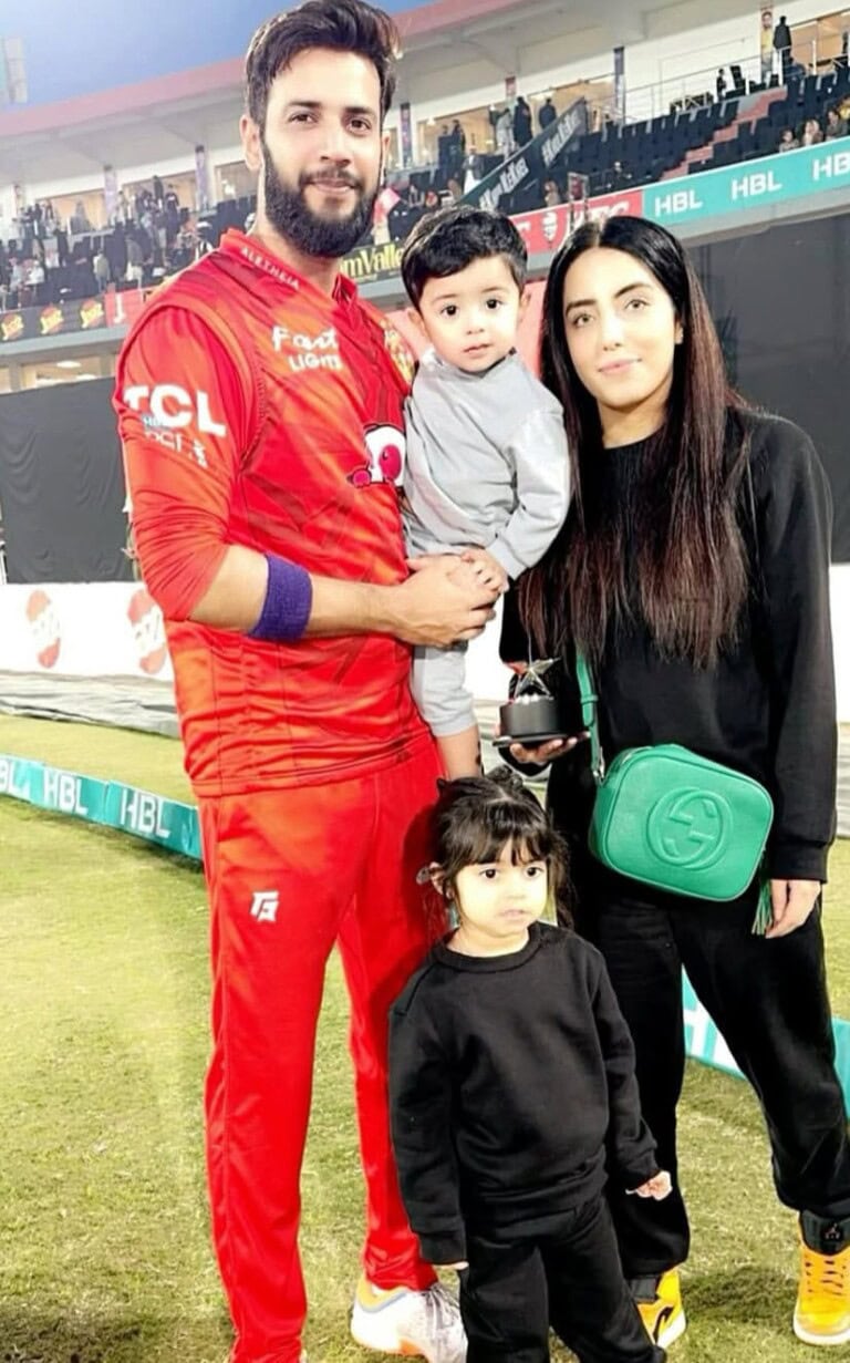Sannia Asfaq Shares Imad Wasim's Second Marriage Video | Reviewit.pk