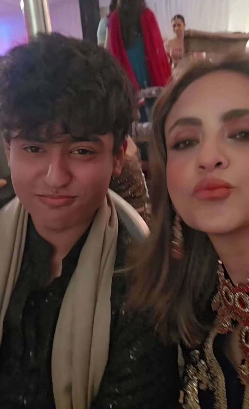 Nadia Khan's Dance with Son on Indian Song Raises Questions | Reviewit.pk