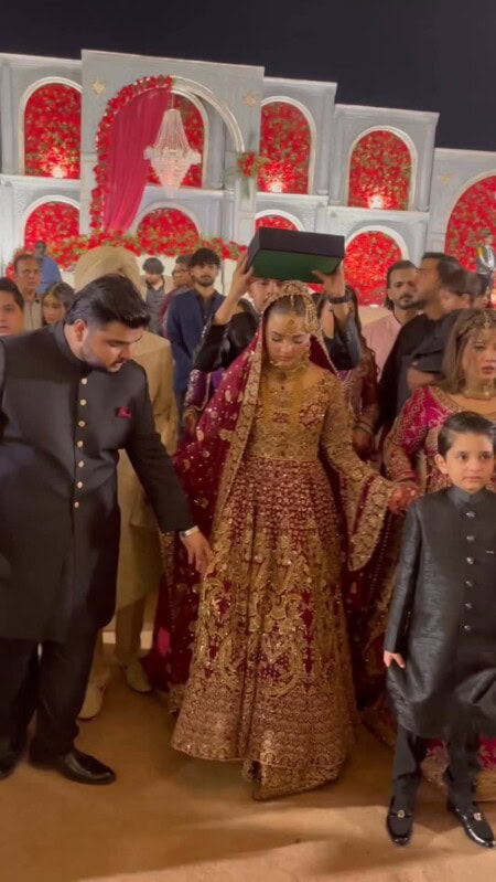 Rabeeca Khan Emotional Rukhsati Videos | Reviewit.pk