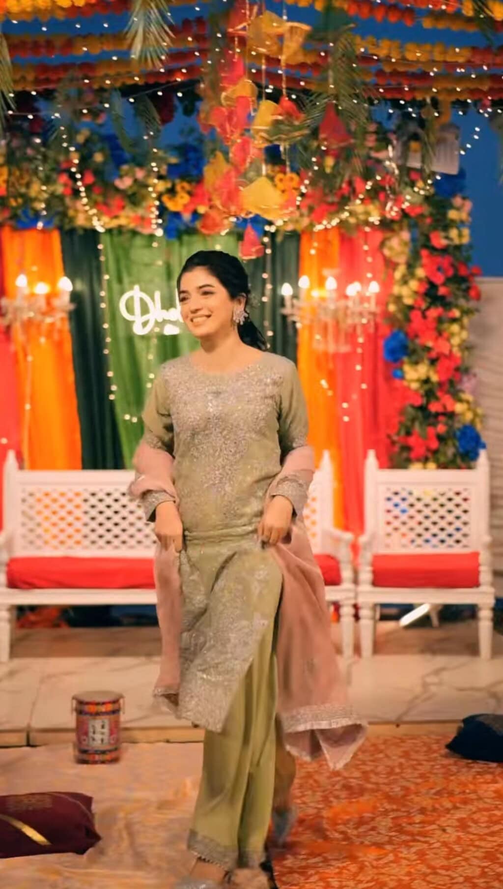 Laiba Khan HD Pictures & Video From Dholki | Reviewit.pk