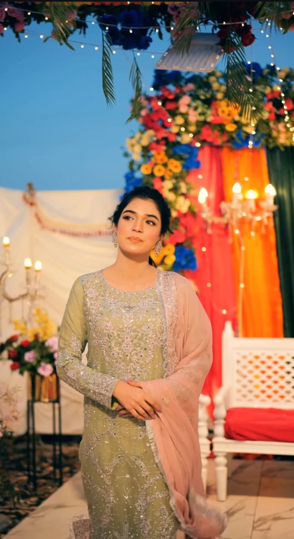 Laiba Khan HD Pictures & Video From Dholki | Reviewit.pk