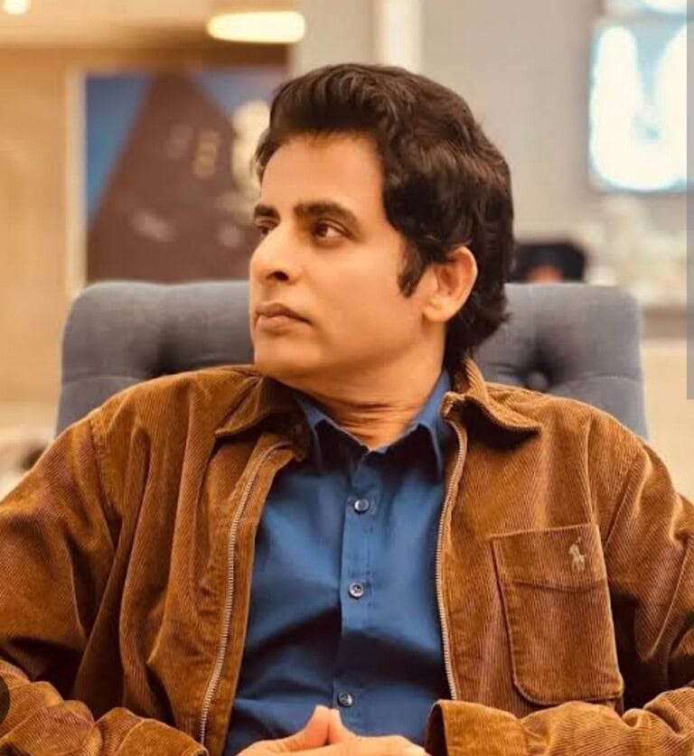 Irshad Bhatti's Dreamy Photoshoot with Wife | Reviewit.pk