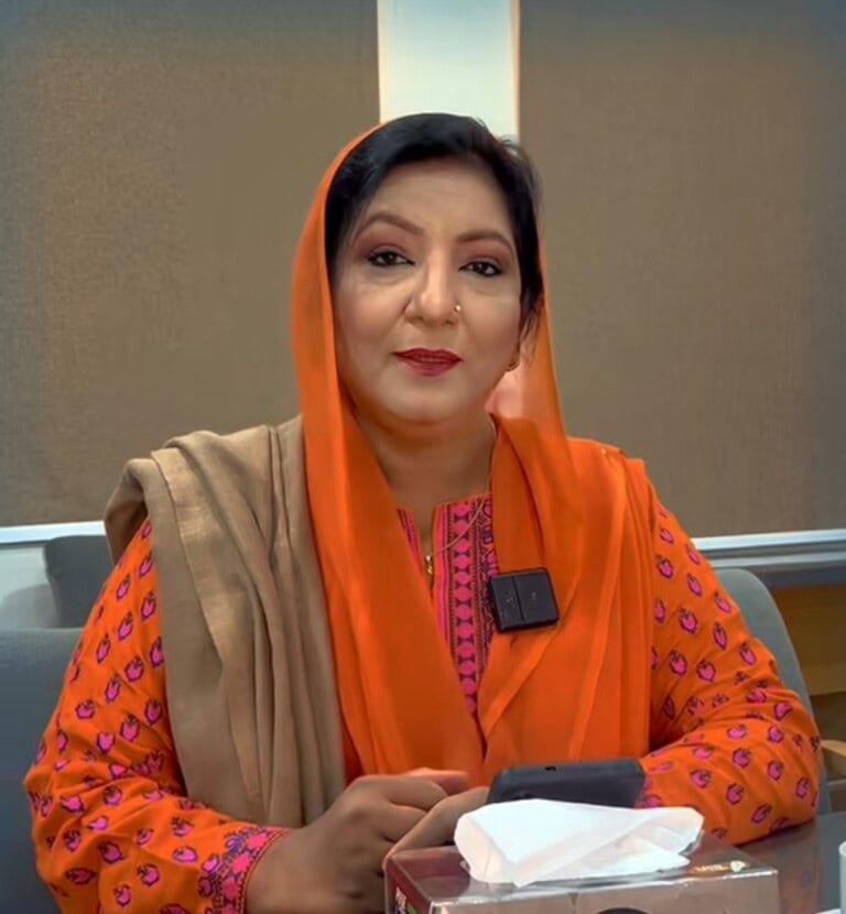 Ishrat Fatima’s Return to PTV Moves Fans and Team | Reviewit.pk