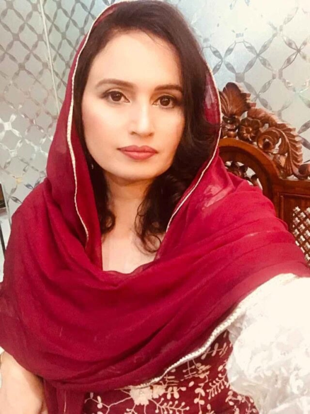 Saima Akram Chaudhry on Her Flop Dramas | Reviewit.pk