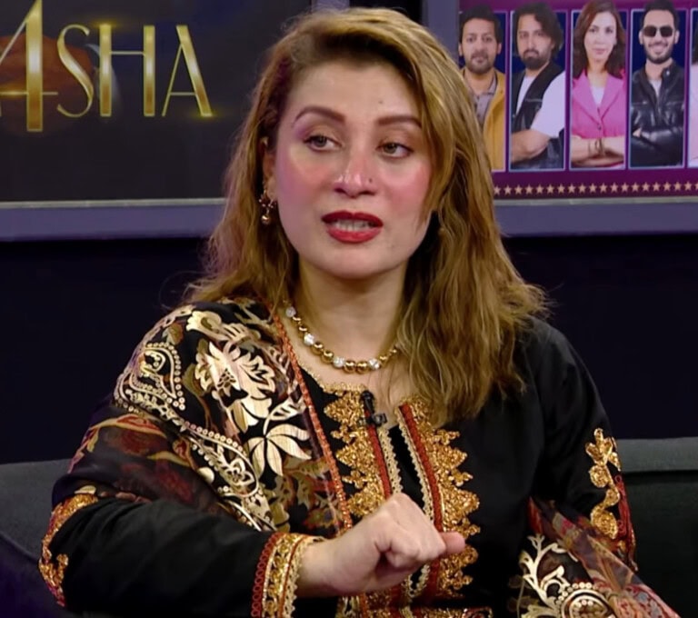 Sarah Omair Takes a U-Turn on Divorce Announcement | Reviewit.pk