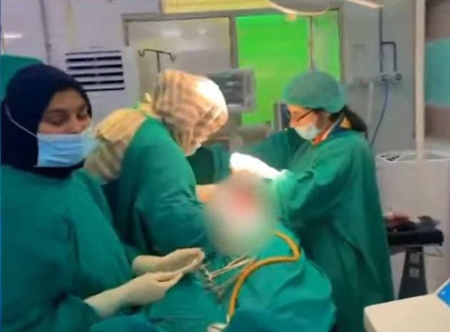 Famous Influencers on Sacking of Doctors After Viral Video | Reviewit.pk
