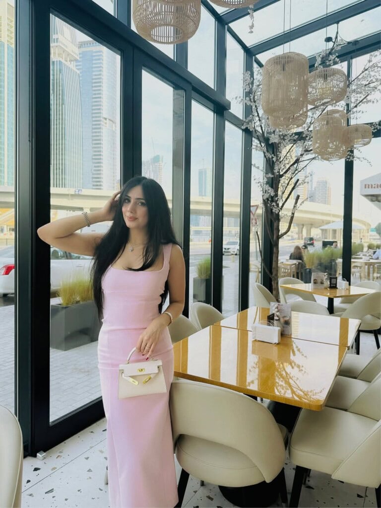 Influencer Kanwal Farooq Ran Away On Her Nikkah Day | Reviewit.pk