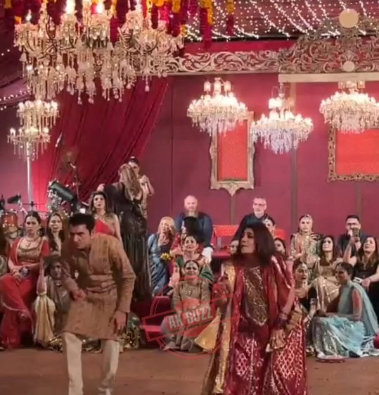 Saba Hameed & Deedar Dance At Iffat Omar Daughter's Wedding Goes Viral ...