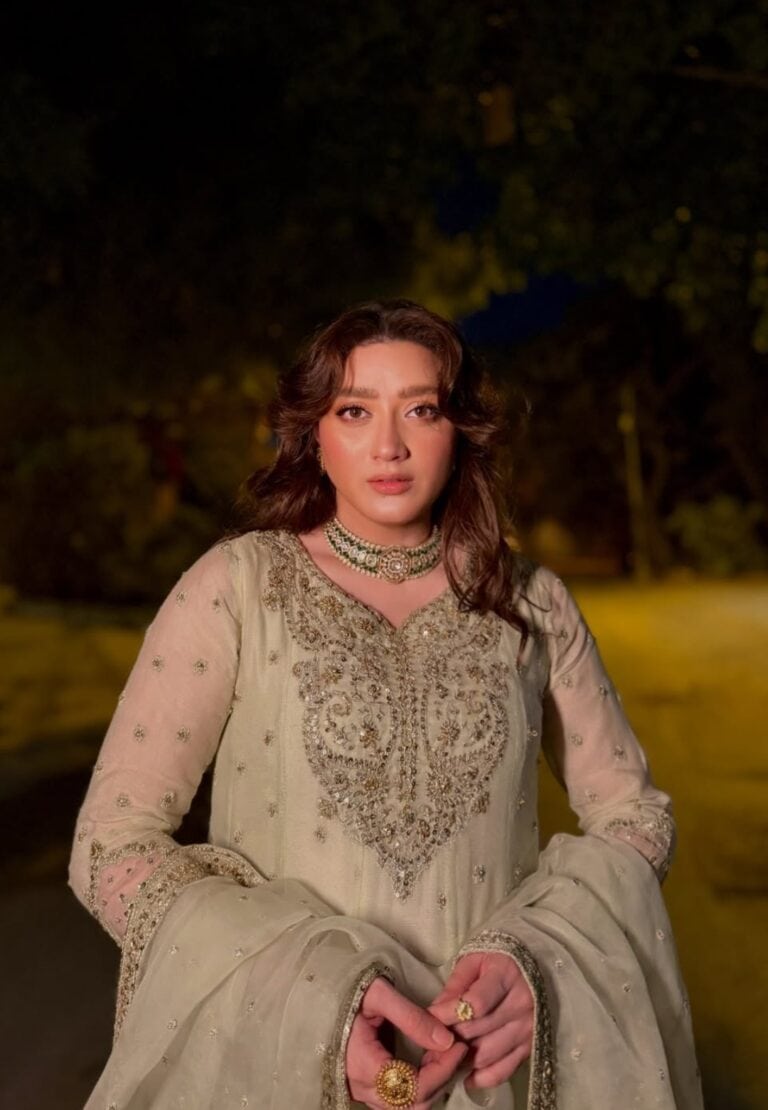 Momina Iqbal Wedding Details & Case Update | Reviewit.pk