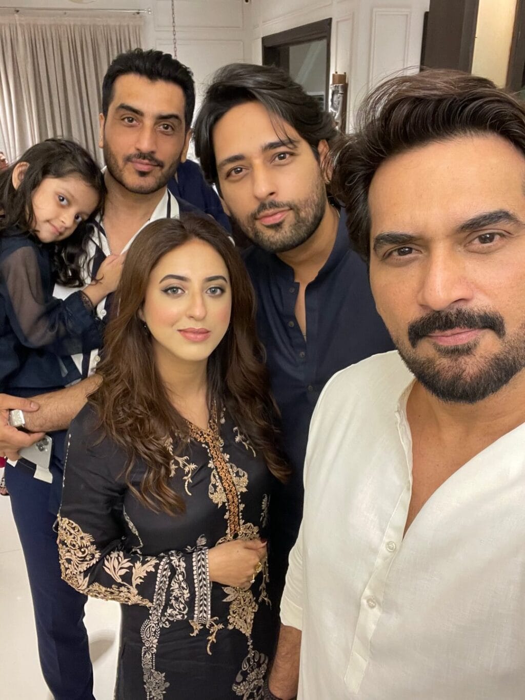Humayun Saeed Beautiful Family Clicks From Eid Dinner | Reviewit.pk