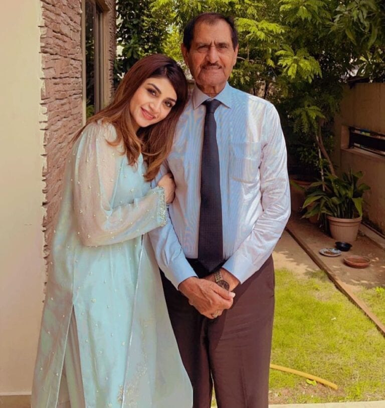 Zoya Nasir's Reason For Disagreeing With Father's Controversial ...