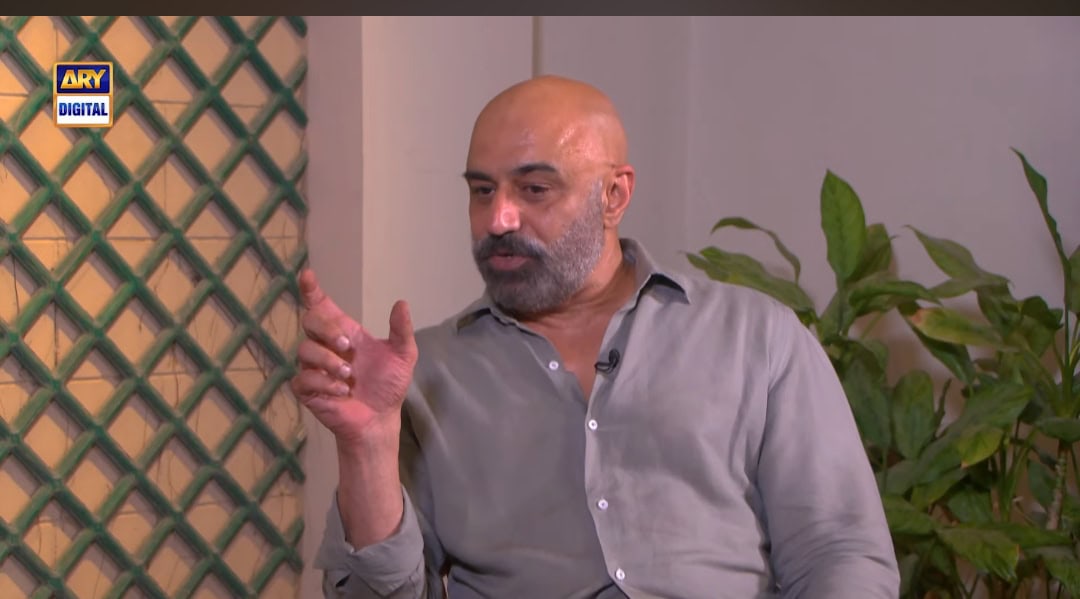 Faran Tahir Defends His Character in Bas Tera Saath Ho | Reviewit.pk